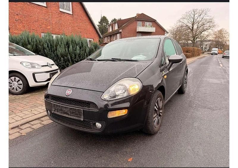 Gebraucht Fiat Punto Evo Young 69 PS (2015) in Tostedt - 3.499 ...