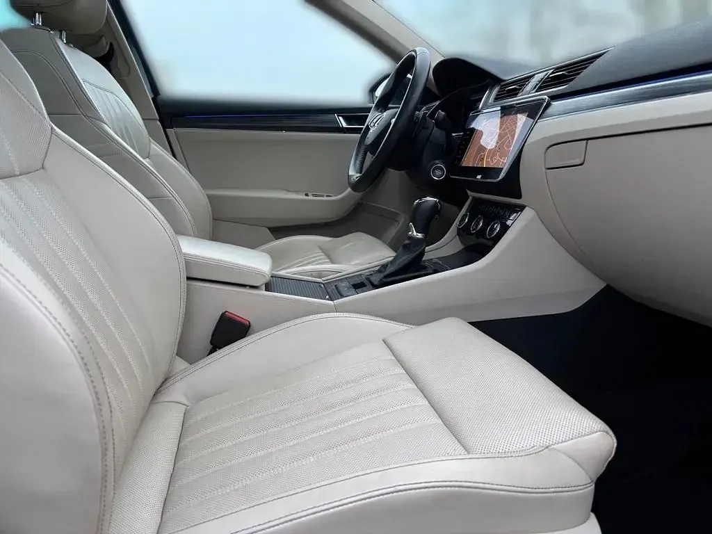 Gebraucht Skoda Superb Premium Edition 150 PS (2020) in Nordrhein ...
