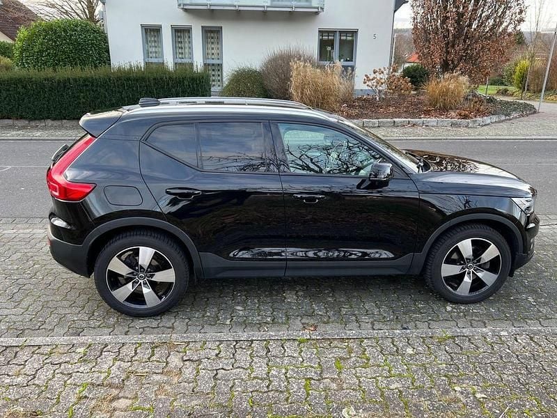 Gebraucht 2018 Volvo XC40 Momentum 247 PS SUV – Bayern (Privat) – 22. ...
