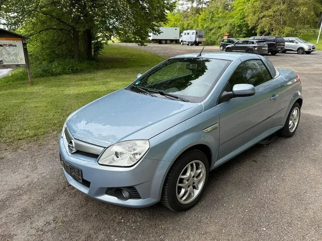 Gebraucht Opel Tigra 90 PS (2005) in Baden-Württemberg - 2.800 ...