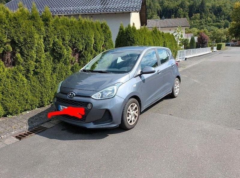 Gebraucht 2018 Hyundai i10 Trend 87 PS Kleinwagen – Hessen (Privat) – 8 ...