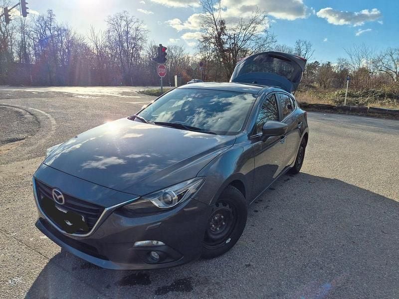 Gebraucht 2015 Mazda 3 Center-Line 120 PS Limousine – Hessen (Privat ...