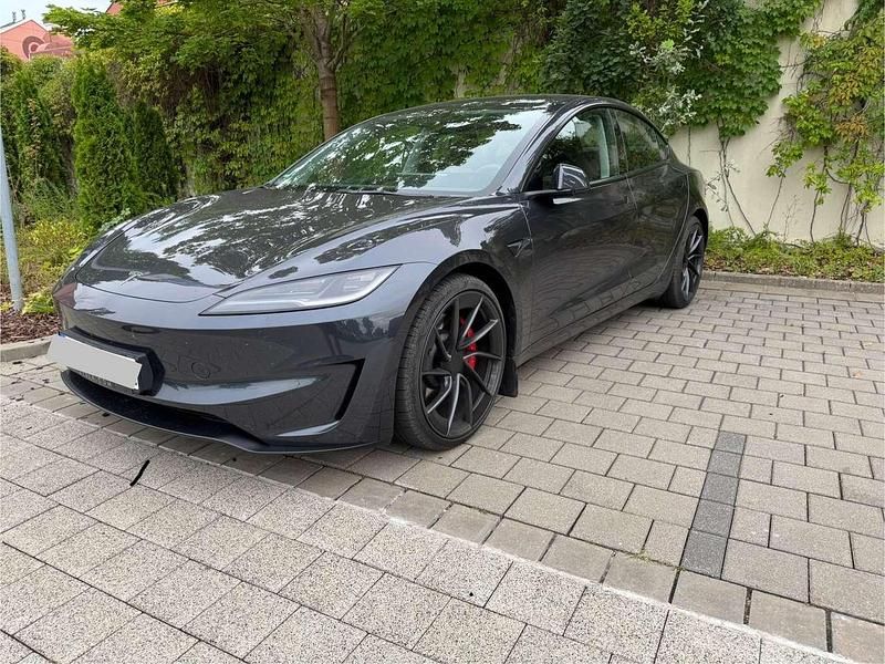 VERKAUFT Gebraucht 2025 Tesla Model 3 Performance 462 PS Limousine ...