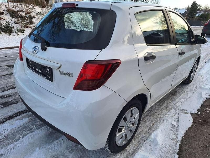 Gebraucht 2014 Toyota Yaris 69 PS Kleinwagen – Niedersachsen (Händler ...