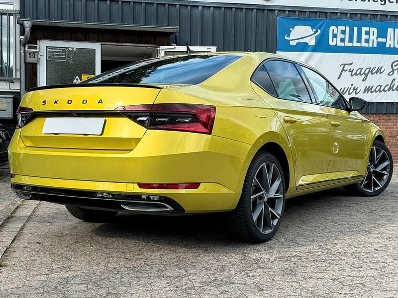 Erstaunlich Skoda Superb Limousine Sportline Bild