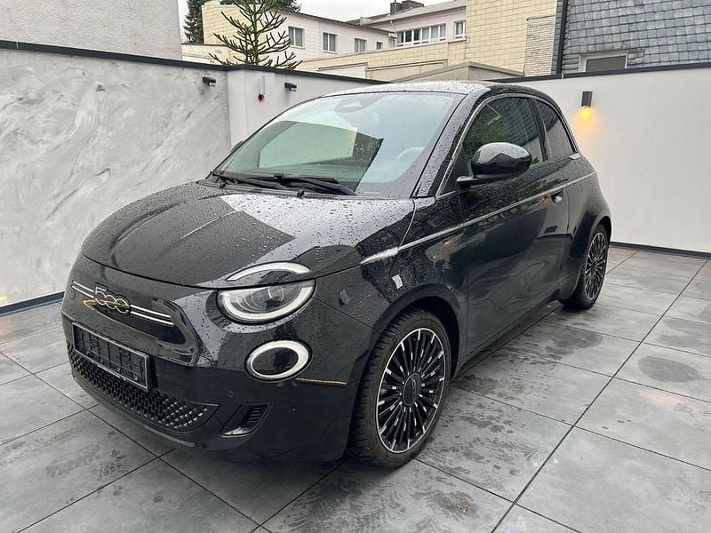 Gebraucht 2022 Fiat 500e La Prima 118 PS Kleinwagen – 42289 Wuppertal ...