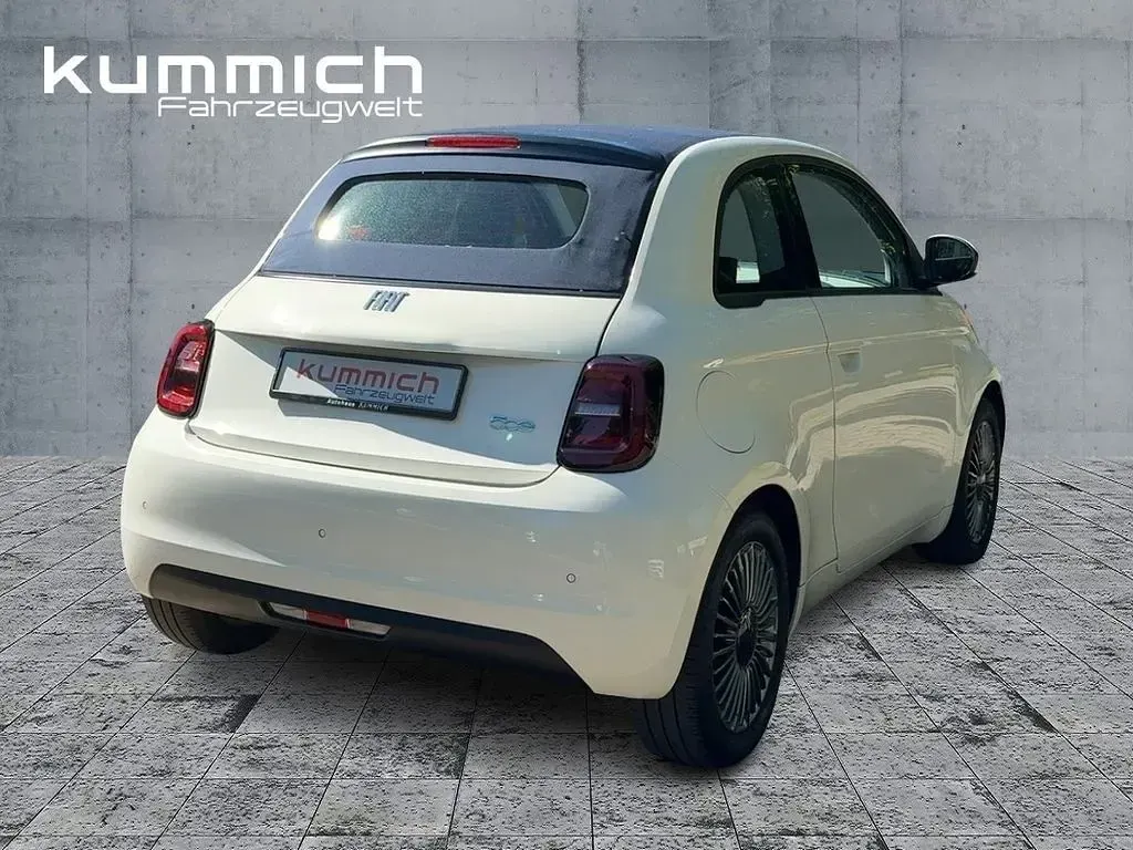 Gebraucht Fiat 500e Icon 118 PS (2022) in Aalen - 18.400 € | AutoUncle