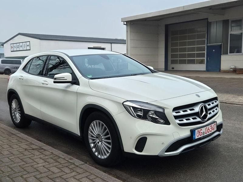 Gebraucht 2017 Mercedes 220 177 PS Limousine – 77971 Baden-Württemberg ...