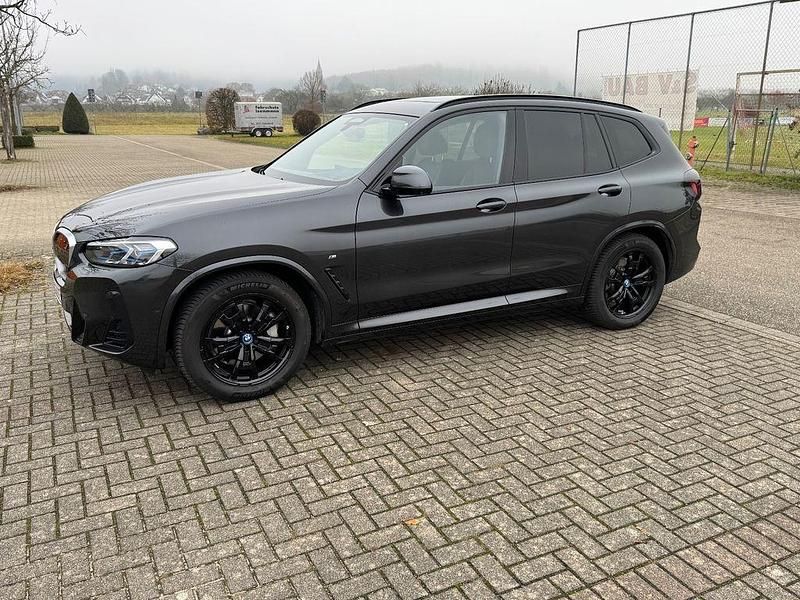 Gebraucht 2023 BMW iX3 Impressive 286 PS SUV – Baden-Württemberg ...