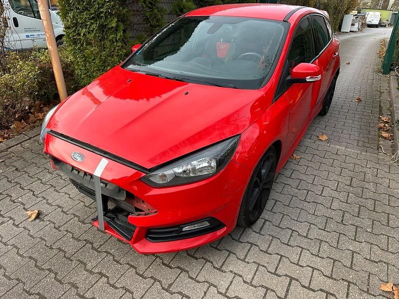 Gebraucht 2017 Ford Focus ST 250 PS Limousine – 44866 Bochum - Bochum ...