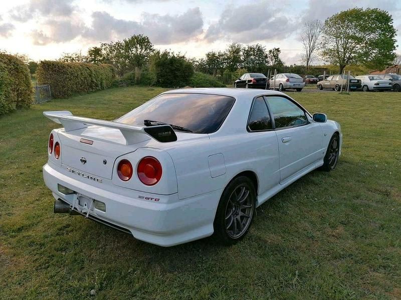 Elegantes Nissan Skyline Gebraucht Bild
