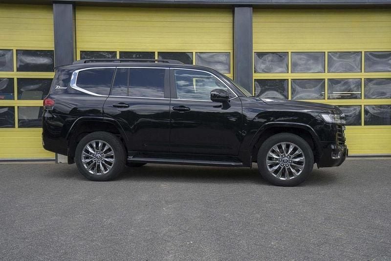 Gebraucht 2022 Toyota Land Cruiser Anniversary 305 PS SUV – (Händler ...
