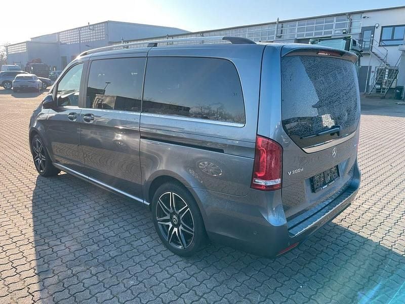 Gebraucht 2020 Mercedes V300 AMG line Plus 239 PS Van / Kleinbus ...