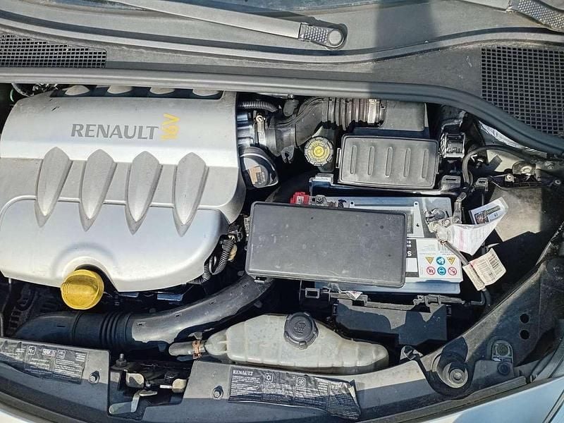 Gebraucht 2005 Renault Clio II Privilege 111 PS Limousine – 76275 ...