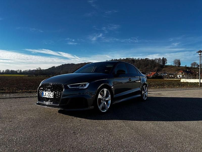 Gebraucht 2018 Audi RS3 Ambiente 400 PS Limousine – 84032 Bayern ...