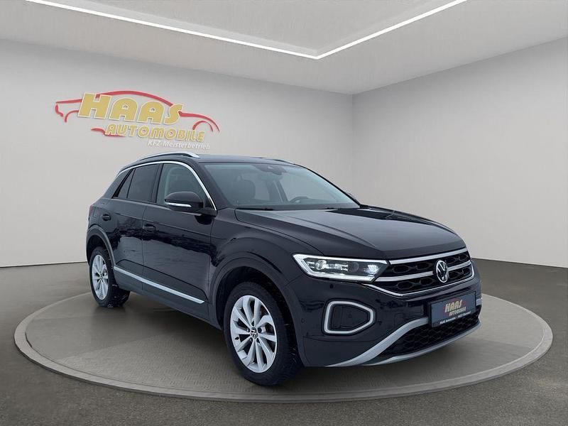 Gebraucht 2023 VW T-Roc Style 150 PS SUV – Bayern (Händler) – 22.990 ...