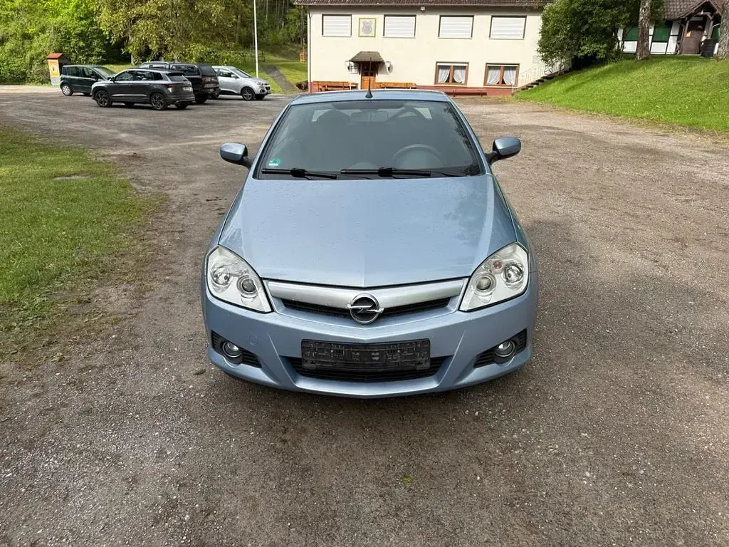 Gebraucht Opel Tigra 90 PS (2005) in Baden-Württemberg - 2.800 ...