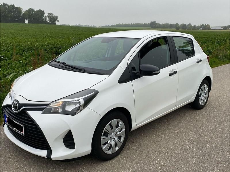Gebraucht 2014 Toyota Yaris Basis 69 PS Kleinwagen – Bayern (Händler ...