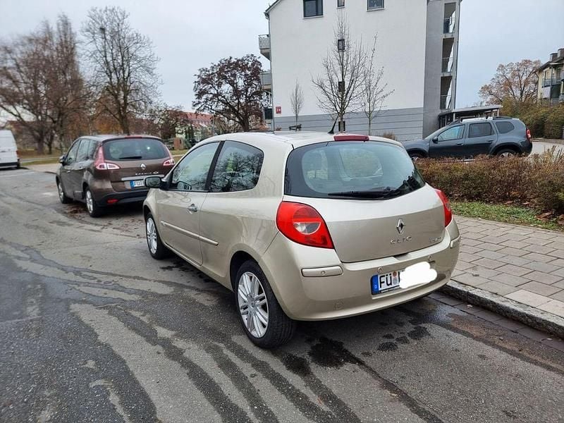 Gebraucht 2006 Renault Clio II Initiale 111 PS Limousine – 90763 Fürth ...