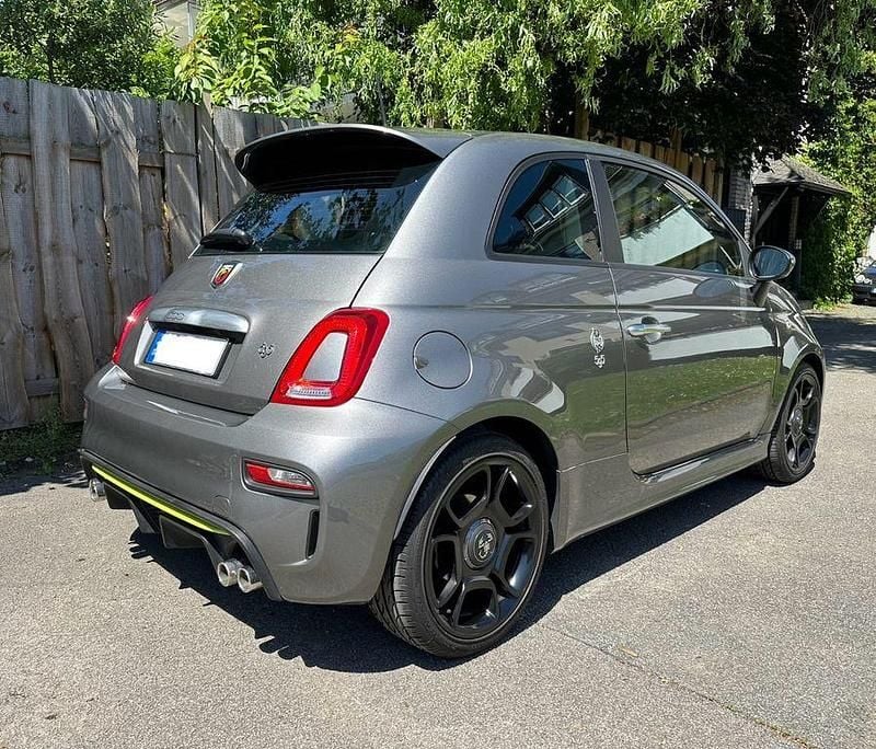Gebraucht 2020 Abarth 595 Pista 165 PS Kleinwagen – 51149 Köln - Porz ...