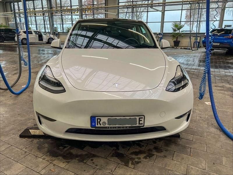 Gebraucht 2023 Tesla Model Y Long Range RWD 295 PS SUV – 93083 Bayern ...