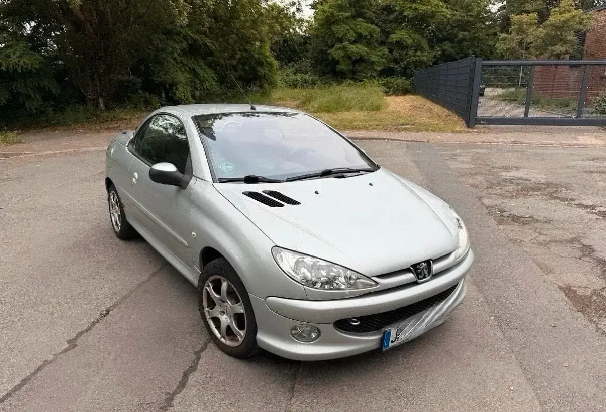 Gebraucht Peugeot 206 CC 109 PS (2005) in Niedersachsen - Nienburg ...