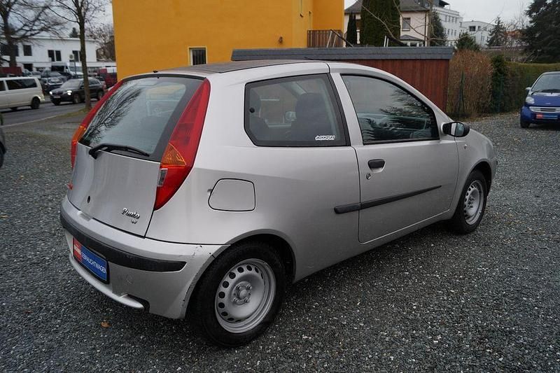Gebraucht 2002 Fiat Punto Dynamic 80 PS Limousine – 09116 Chemnitz ...