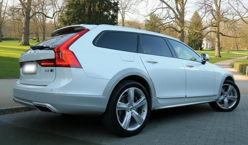 Gebraucht 2018 Volvo V90 CC Ocean Race 200 PS Kombi – Nordrhein ...