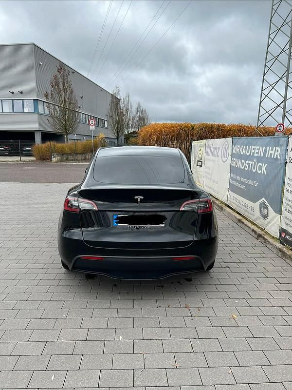 Gebraucht 2023 Tesla Model Y Standard Range 299 PS SUV – 71093 Baden ...