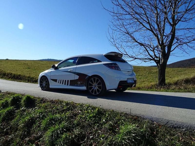 Gebraucht 2010 Opel Astra OPC 241 PS Limousine – 50769 Köln (Privat ...