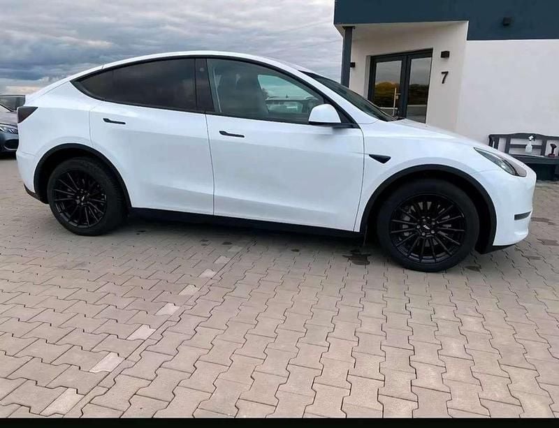 Gebraucht 2022 Tesla Model Y 514 PS SUV – Baden-Württemberg (Privat ...