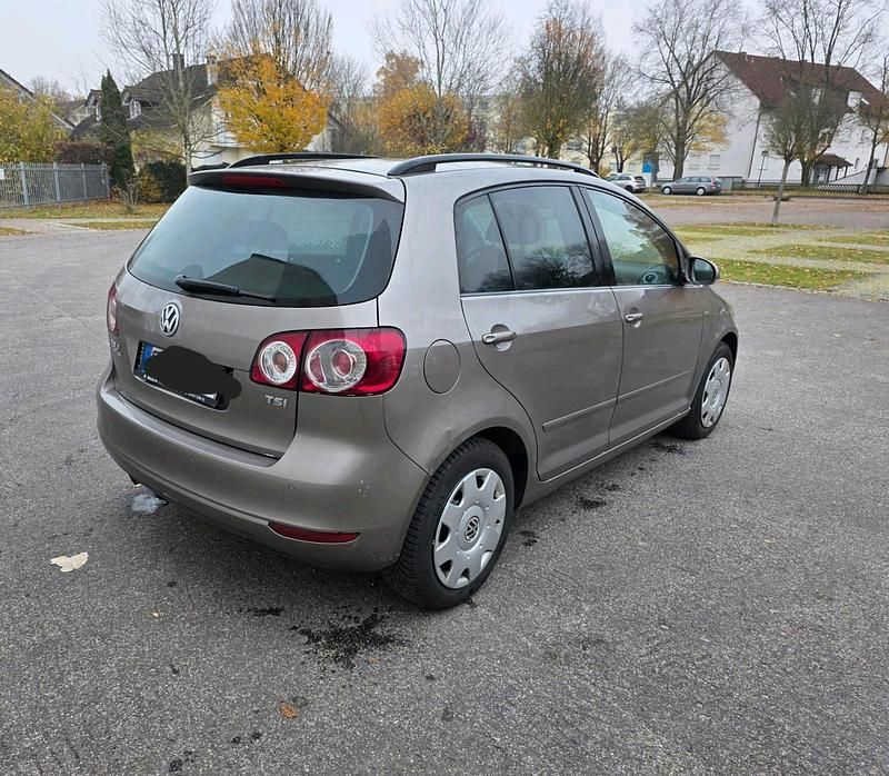 Gebraucht 2013 VW Golf VII Life 105 PS Limousine – 82275 Bayern ...