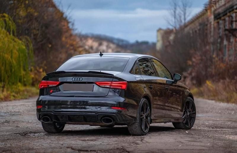 Luxus Audi Rs3 Limousine Leasing Bild