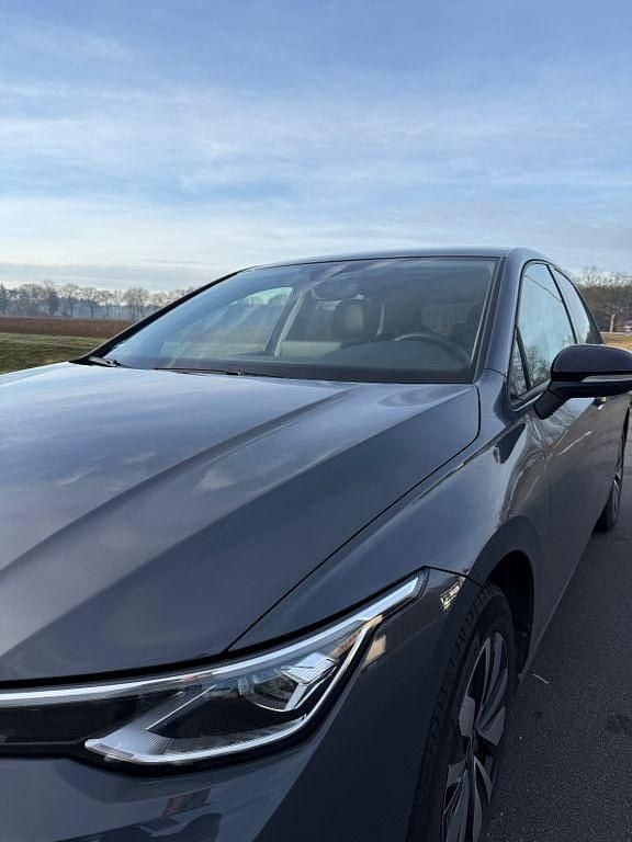 Gebraucht 2024 VW Golf IQ Drive 150 PS Limousine – Niedersachsen ...