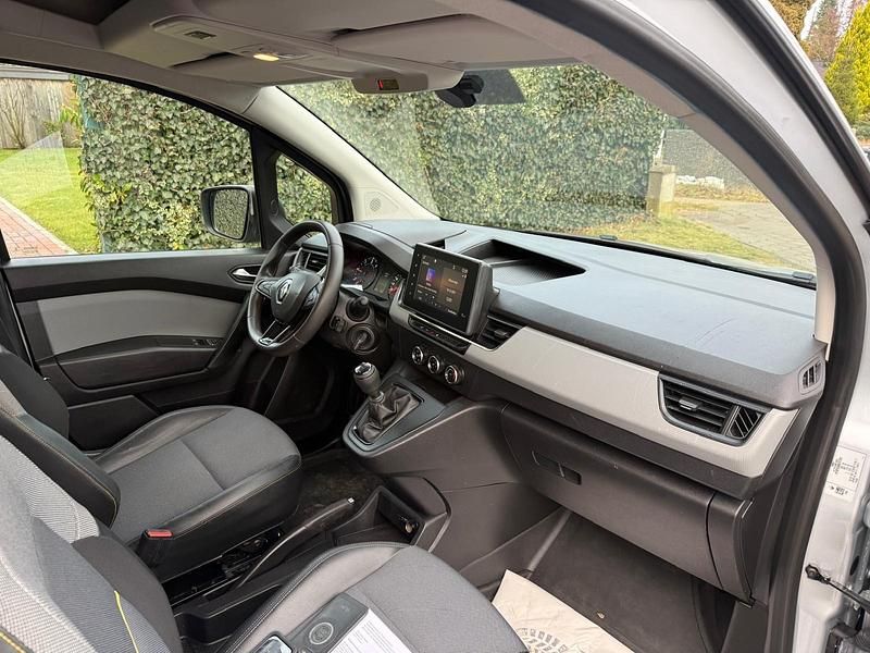 Gebraucht 2022 Renault Kangoo 95 PS Limousine – 25479 Schleswig ...