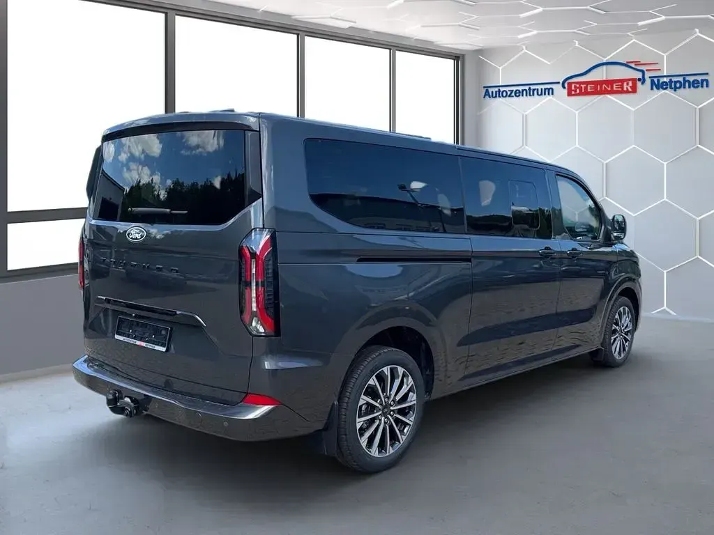 Neu Ford Tourneo Custom Titanium X 170 PS (2026) - 52.490 € | AutoUncle