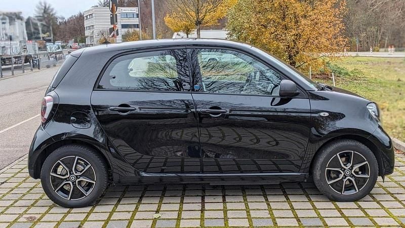 Gebraucht 2021 Smart ForFour Electric Drive Passion 82 PS Kleinwagen ...