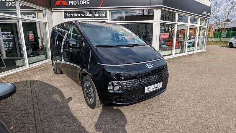 Gebraucht 2024 Hyundai Staria Trend 177 PS Van / Kleinbus – 19230 ...