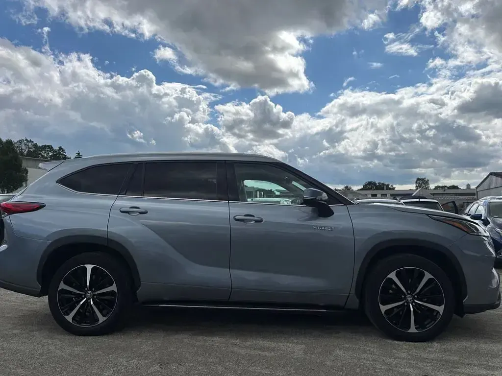 Gebraucht Toyota Highlander Hybrid Luxury 190 PS (2021) - 39.900 ...