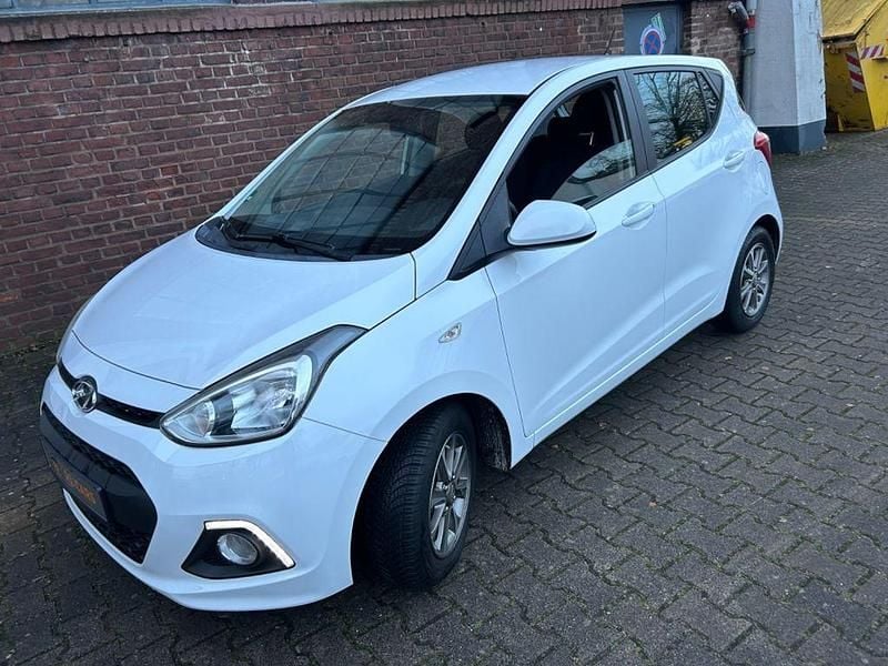 Gebraucht 2015 Hyundai i10 Edition 67 PS Kleinwagen – Nordrhein ...