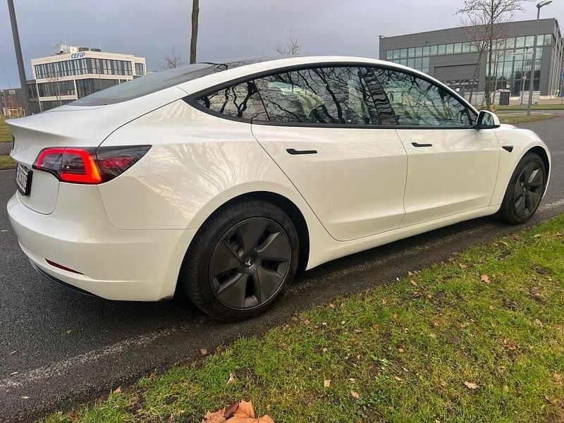 Gebraucht 2021 Tesla Model 3 Standard Range Plus 283 PS Limousine ...