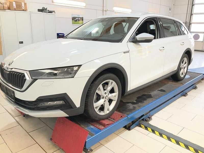 Gebraucht 2022 Skoda Octavia Scout 4x4 150 PS Limousine – Bayern ...