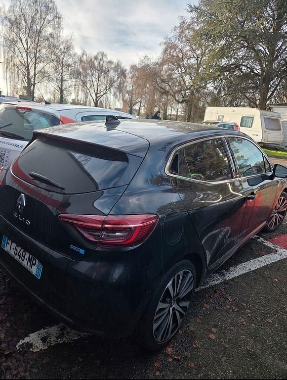 Gebraucht 2020 Renault Clio V Initiale Paris 143 PS Limousine ...