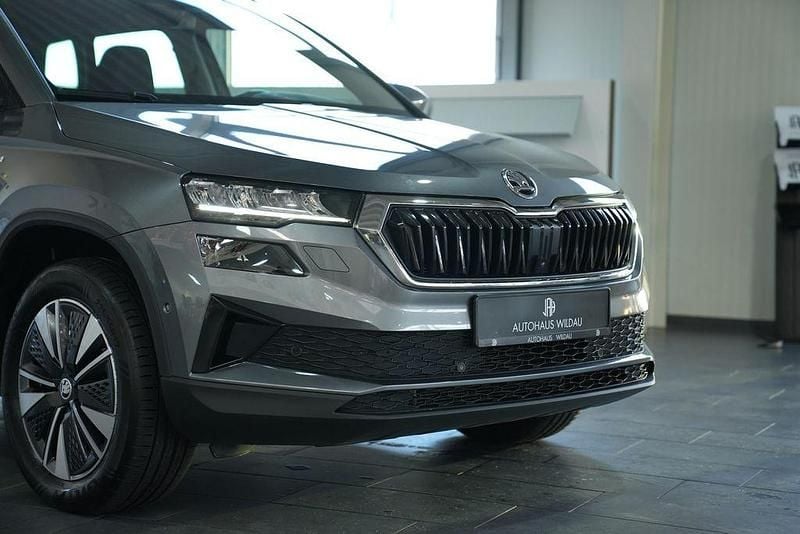 Gebraucht 2022 Skoda Karoq Tour 150 PS SUV – Brandenburg (Händler) – 25 ...