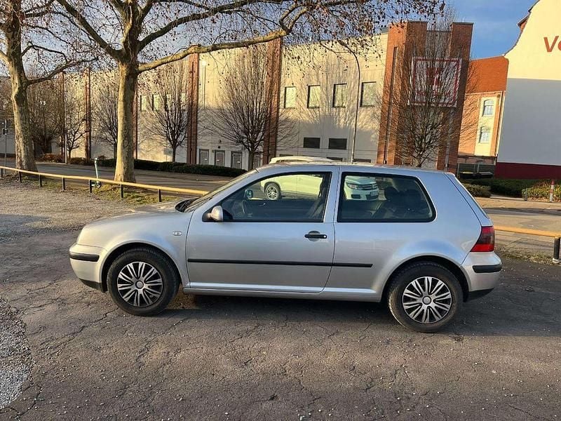 Gebraucht 2002 VW Golf 75 PS Limousine – Nordrhein-Westfalen (Händler ...