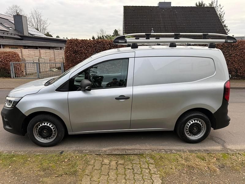 Gebraucht 2022 Renault Kangoo 95 PS Limousine – 25479 Schleswig ...