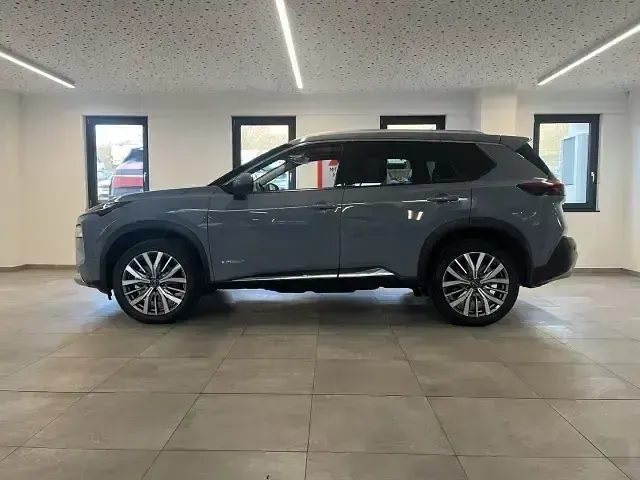 Neu Nissan X-Trail Tekna+ 213 PS (2026) in Bayern - 39.570 € | AutoUncle