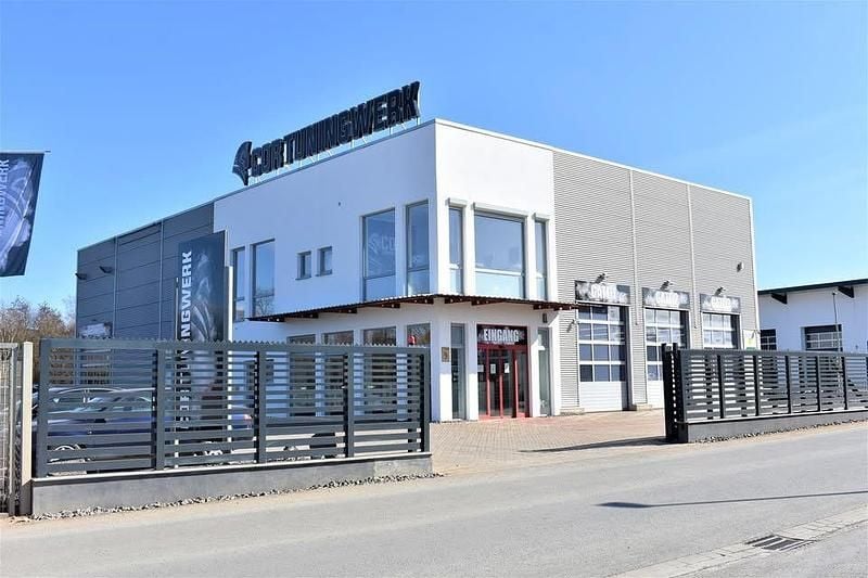 Gebraucht 2024 Ferrari SF90 780 PS Cabrio – Niedersachsen (Händler ...