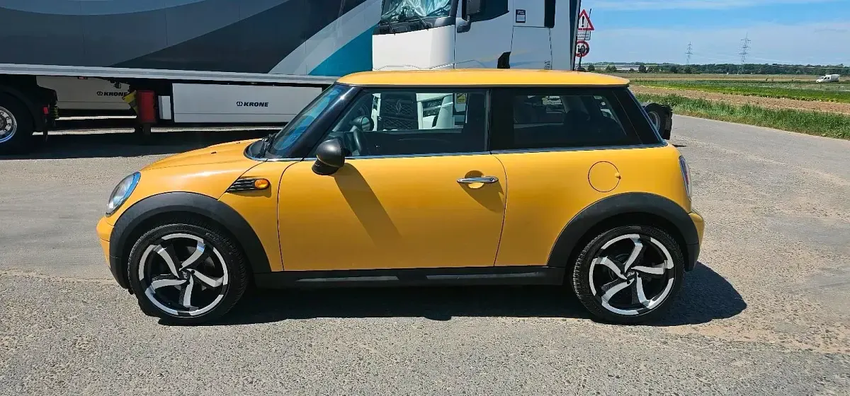 Gebraucht Mini Cooper 75 PS (2009) in Süd - Niederrad - 4.114 € | AutoUncle