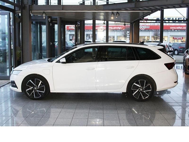 Gebraucht 2022 Skoda Octavia 204 PS Kombi – Niedersachsen (Händler ...